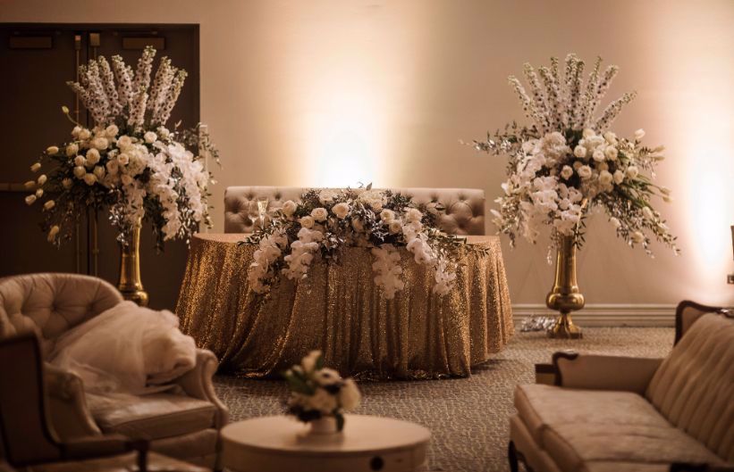 Customize your dazzling wedding set-up at our magical wedding venues!